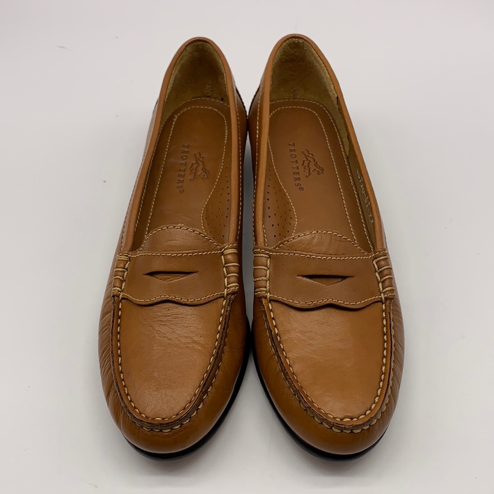 Trotters Brown Leather Slip On Loafer - Gem
